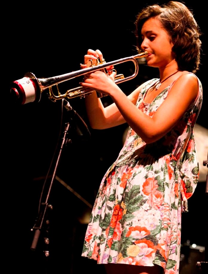 Andrea Motis revoluciona el jazz español a los 18 años de edad