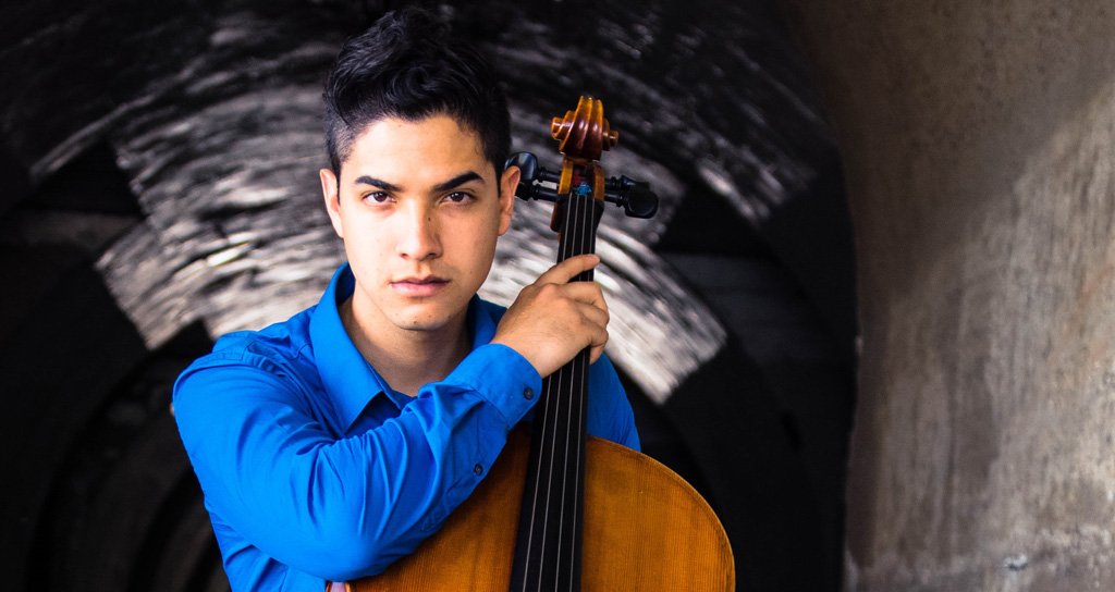 Daniel Arias y su violoncello regresan a Praga