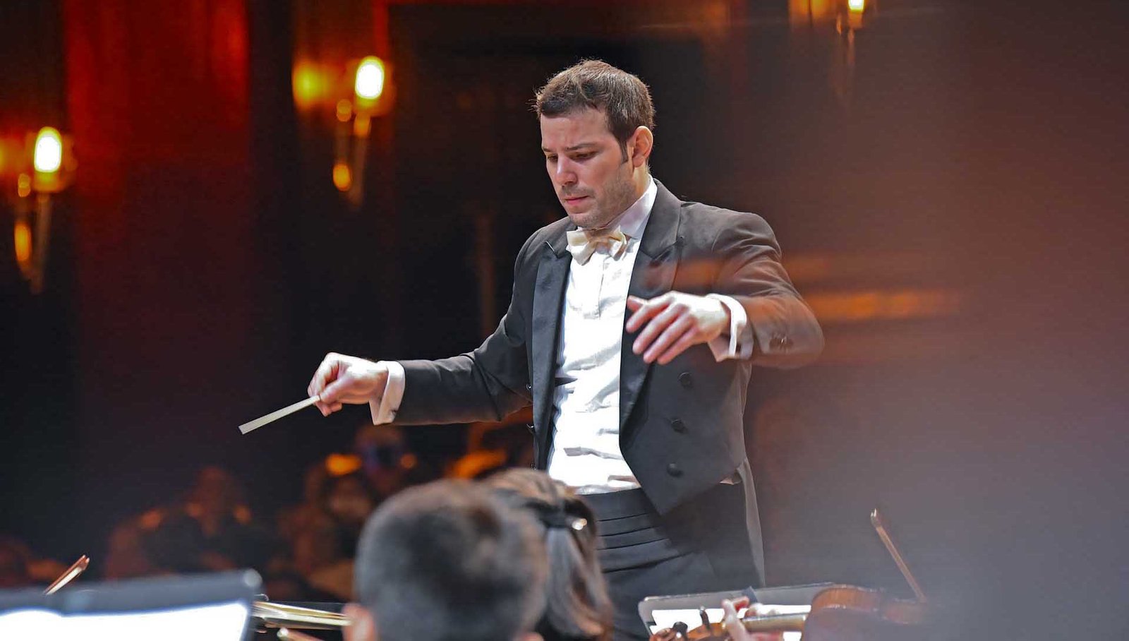 Luego de conquistar Filipinas Joshua Dos Santos se reencuentra con ...